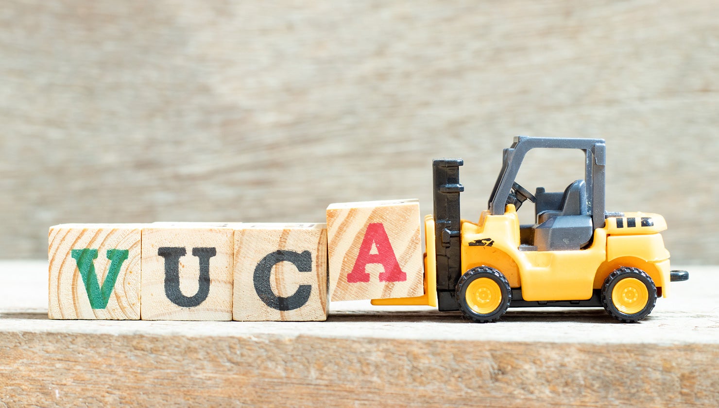 VUCAとは？ 未来の予測が難しい時代に教育に求められること｜SKYMENU Cloud